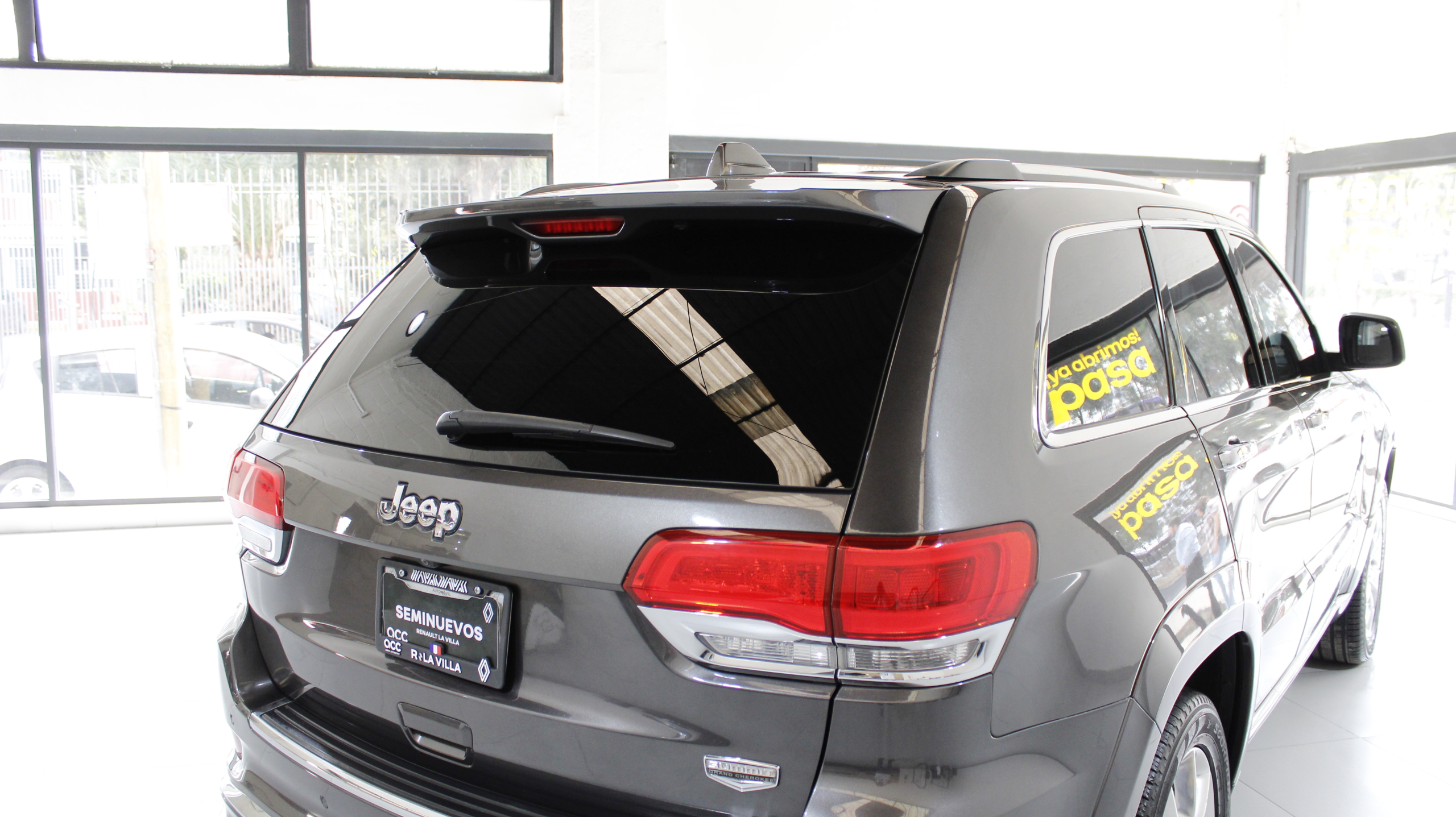 Jeep Grand Cherokee Summit TA 4X4 – Luxo Cars